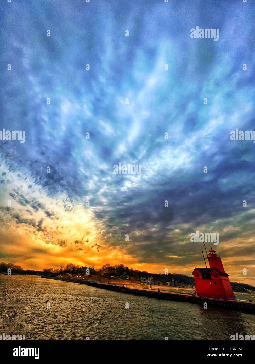 Explore holland hi-res stock photography and images - Alamy
