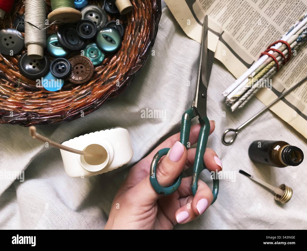 Basket making hi-res stock photography and images - Alamy