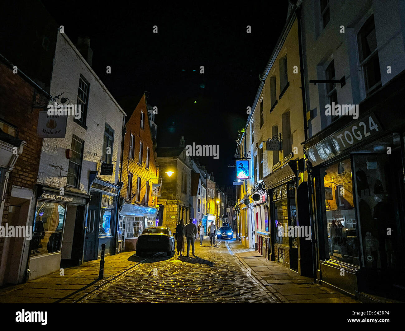 Church street in whitby hi-res stock photography and images - Alamy