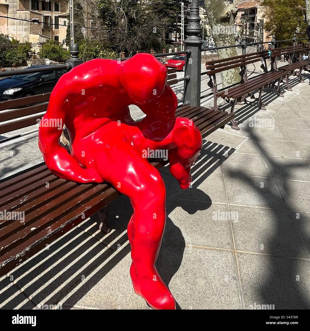 Life on a railway platform smartphone stock photos and images - Alamy