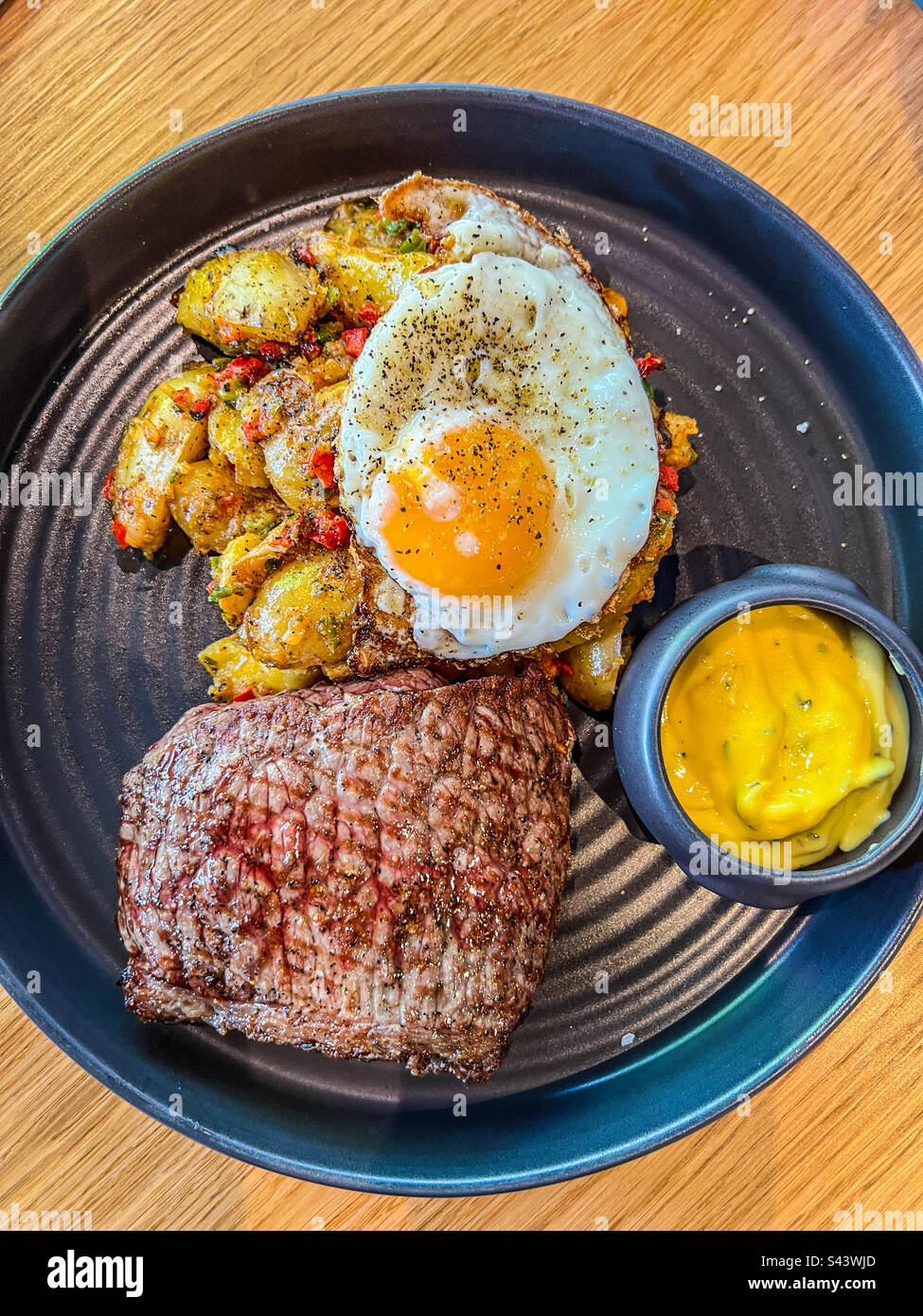 Rump steak hi-res stock photography and images - Alamy