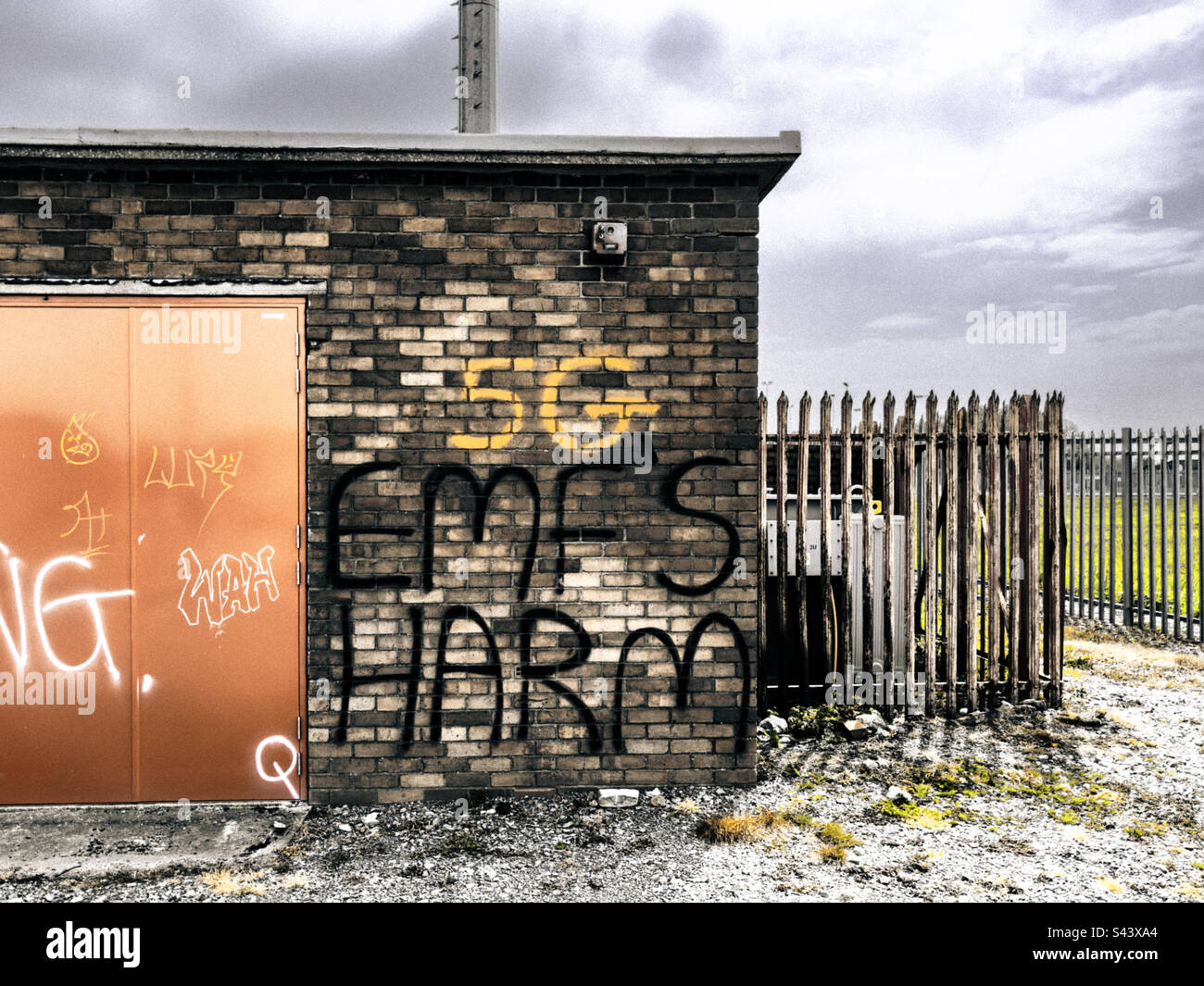 5g electromagnetic fields hi-res stock photography and images - Alamy