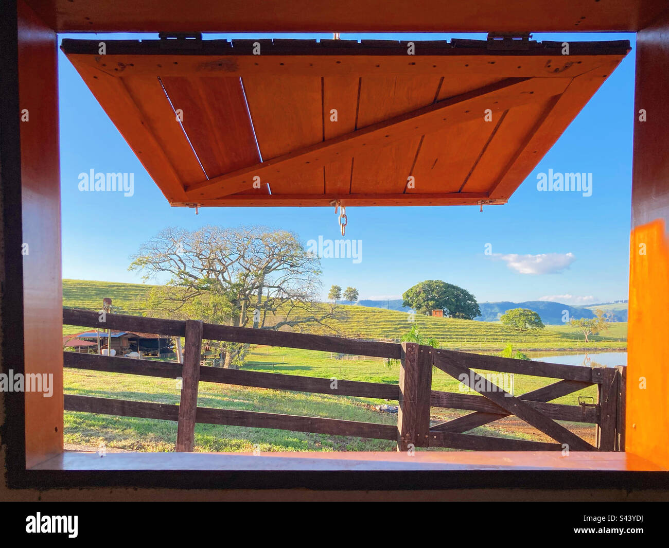 Farm view hi-res stock photography and images - Alamy