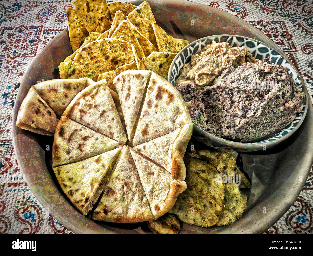 Pitta chips hi-res stock photography and images - Alamy