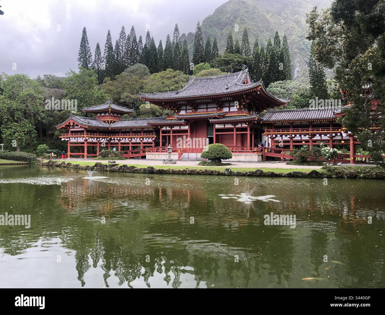 Byodo in temple hi-res stock photography and images - Alamy