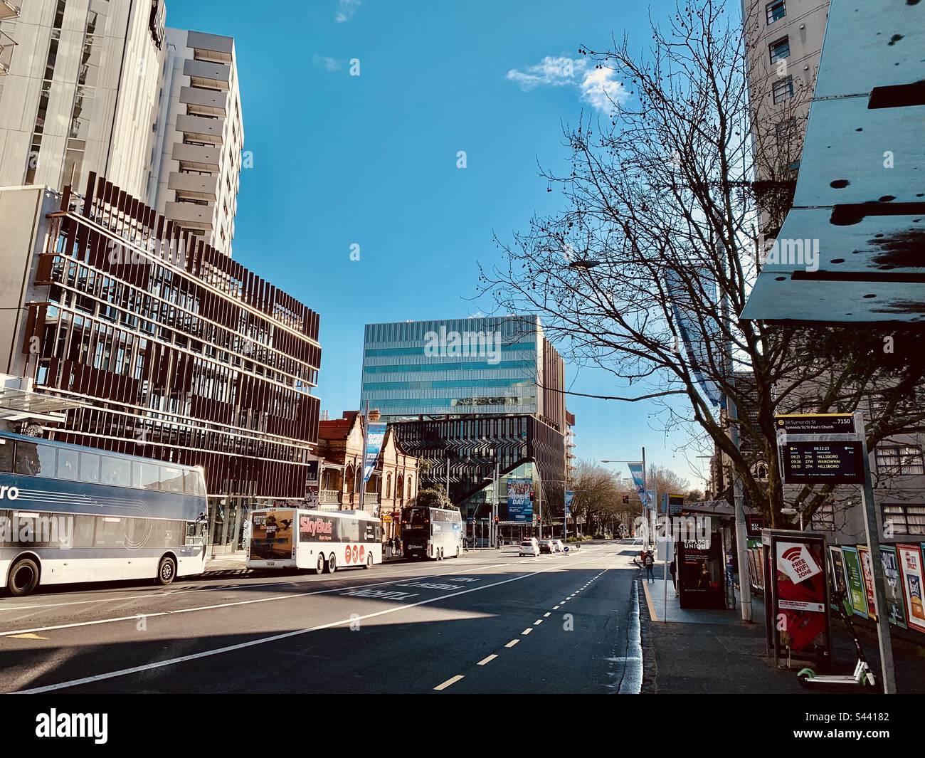 Symond street Auckland Bus stop Stock Photo - Alamy