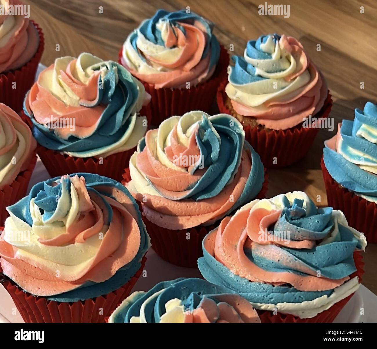 Red white and blue cakes hi-res stock photography and images - Alamy