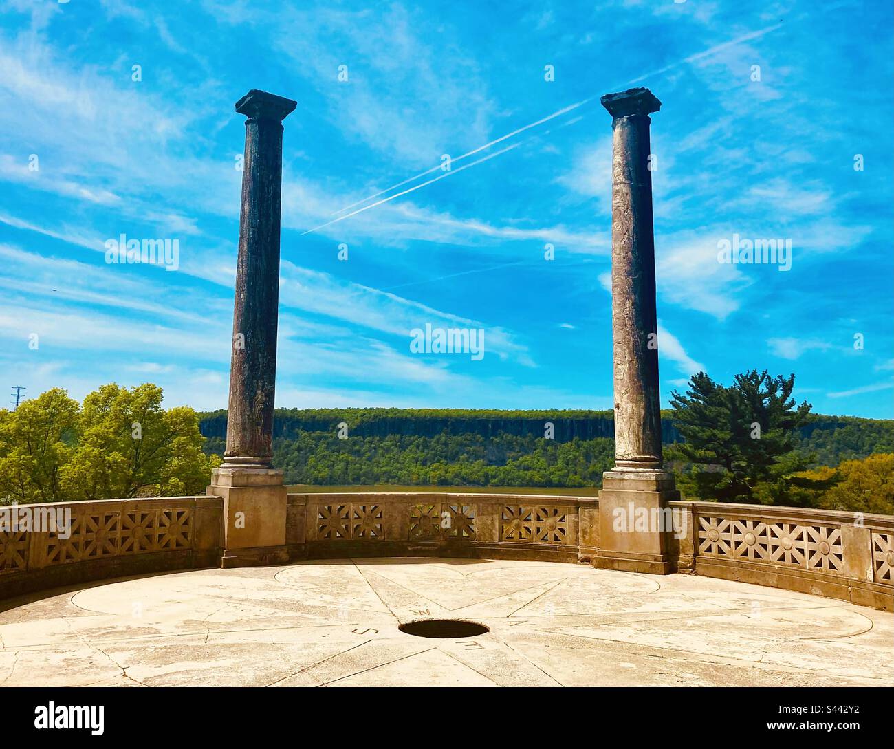 Roman column york hi-res stock photography and images - Alamy