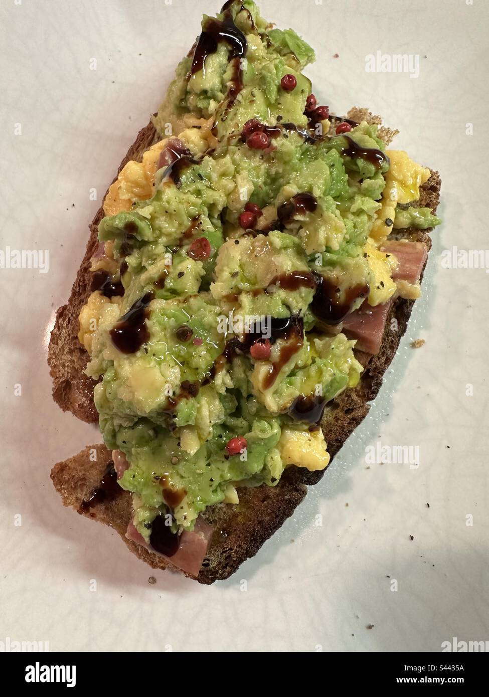 Ham and avocado hi-res stock photography and images - Alamy