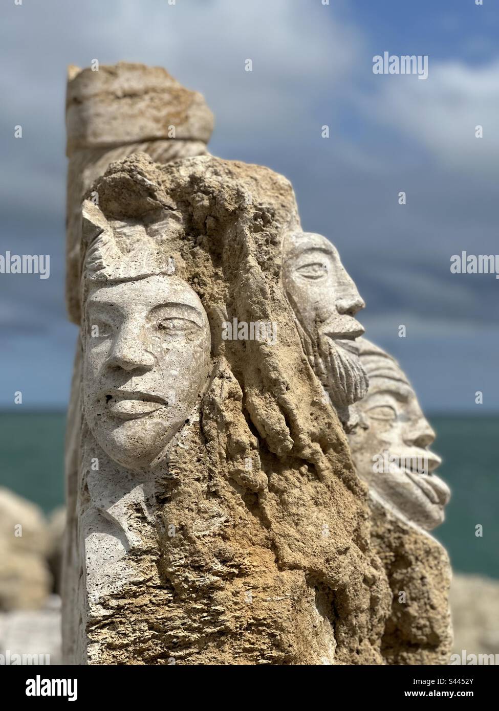 Many heads, many ideas Stock Photo - Alamy
