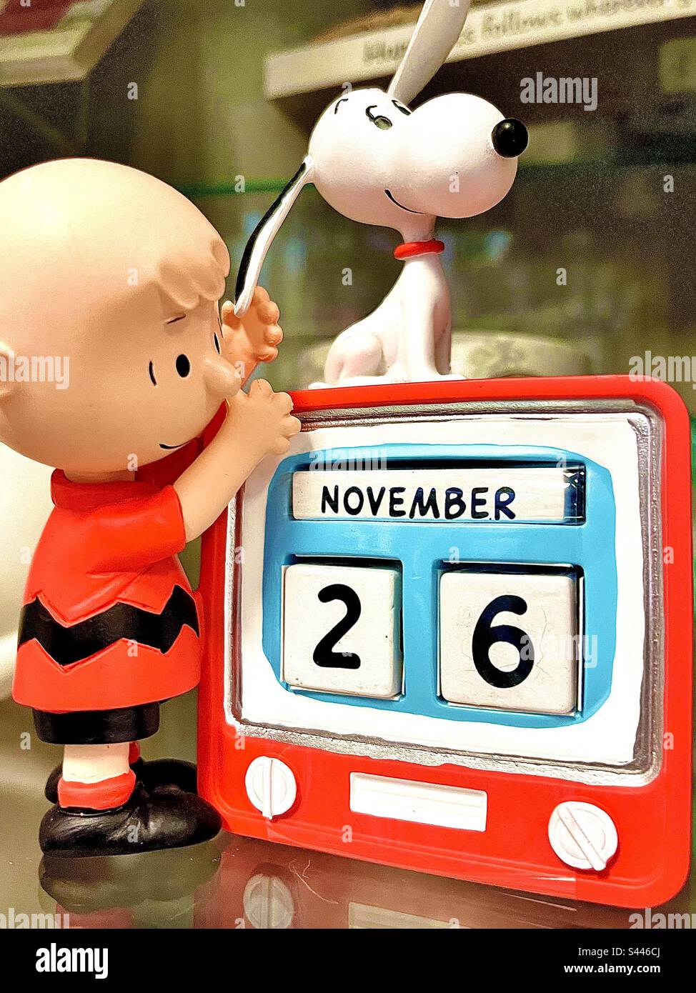 November 26. Charlie Brown and Snoopy Stock Photo - Alamy