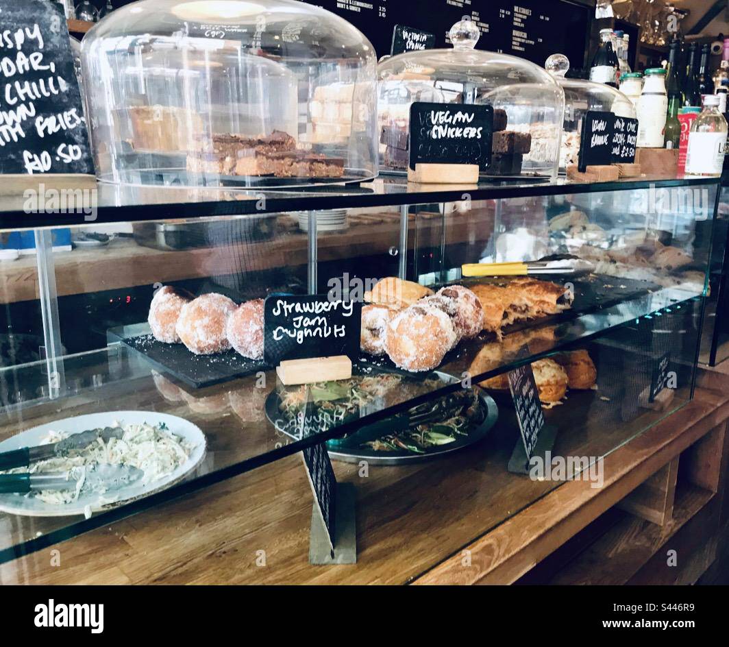 Cafe counter cakes hi-res stock photography and images - Alamy