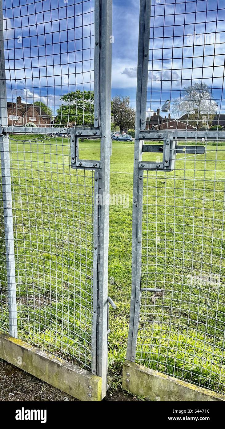 Pitch blue hi-res stock photography and images - Alamy