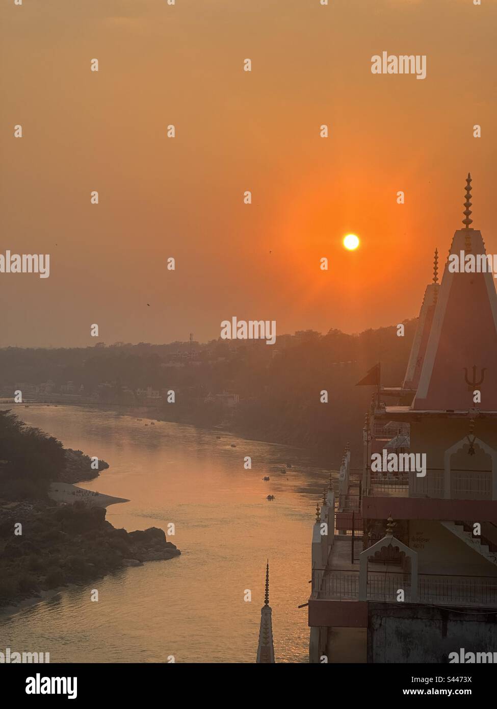 Wallpaper photo of temple hi-res stock photography and images - Alamy