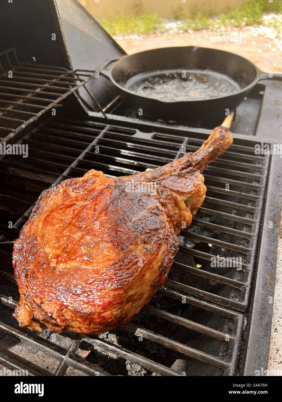 Ribeye on the bone hi-res stock photography and images - Alamy