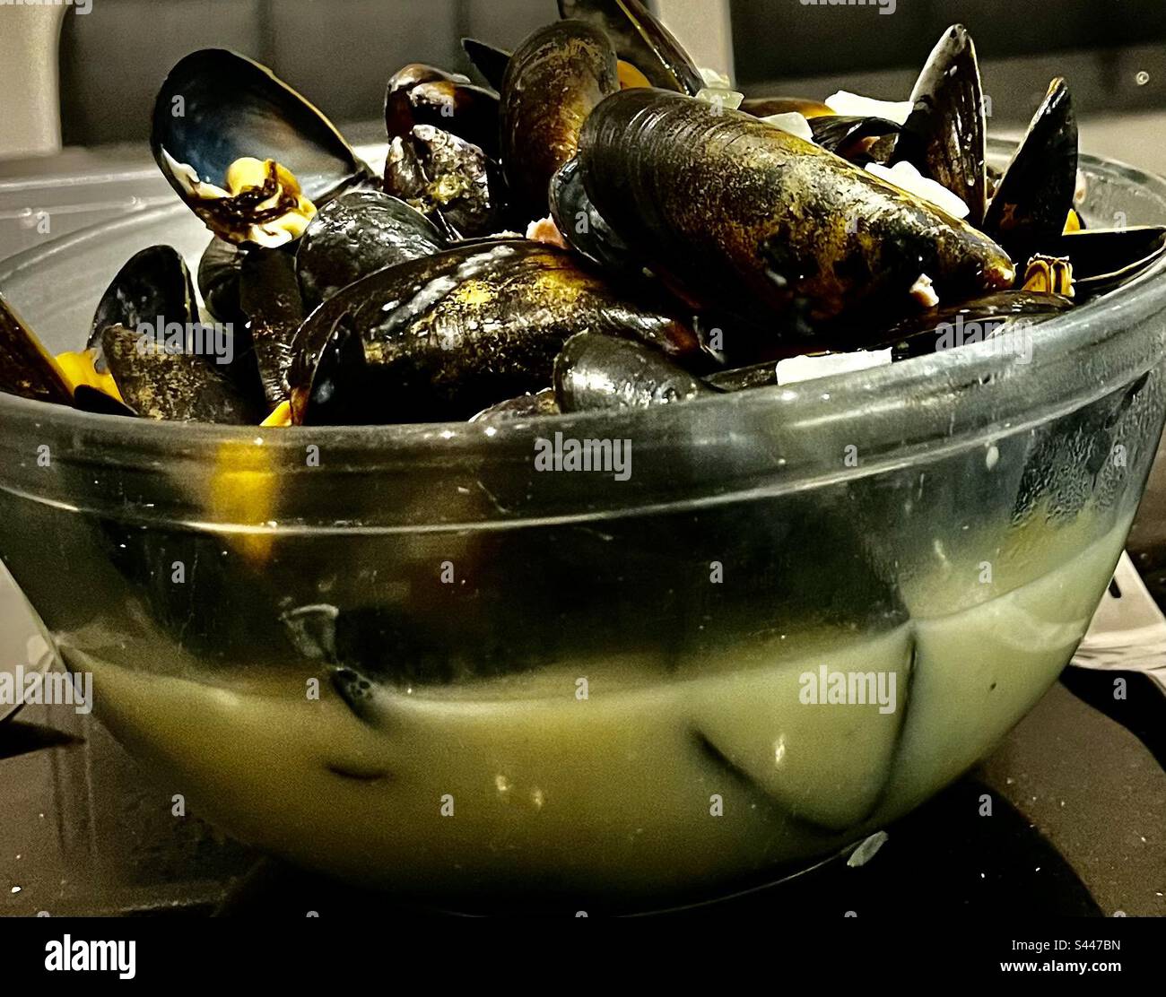 Mussels for dinner Stock Photo - Alamy