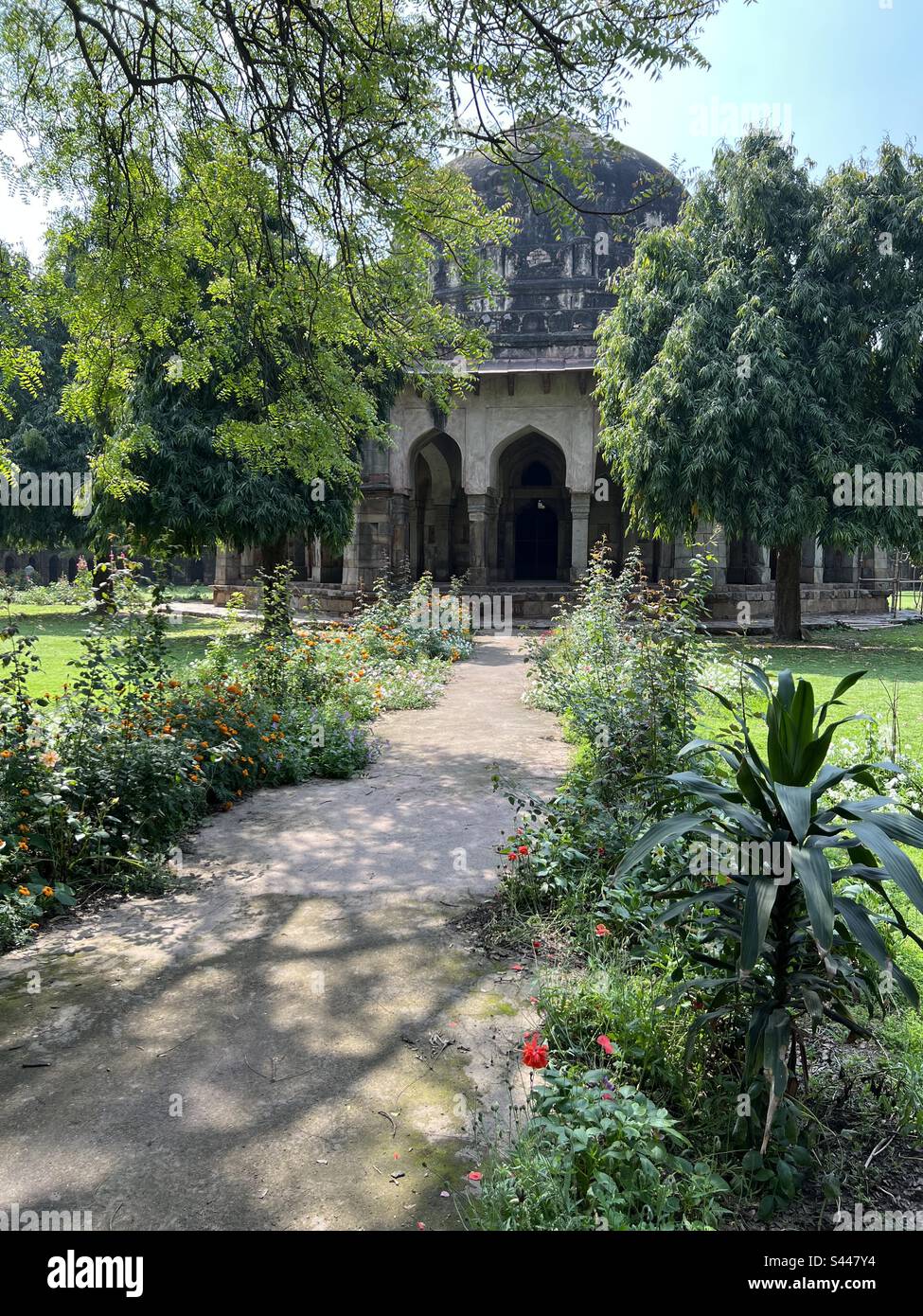 Exotic temple hi-res stock photography and images - Alamy