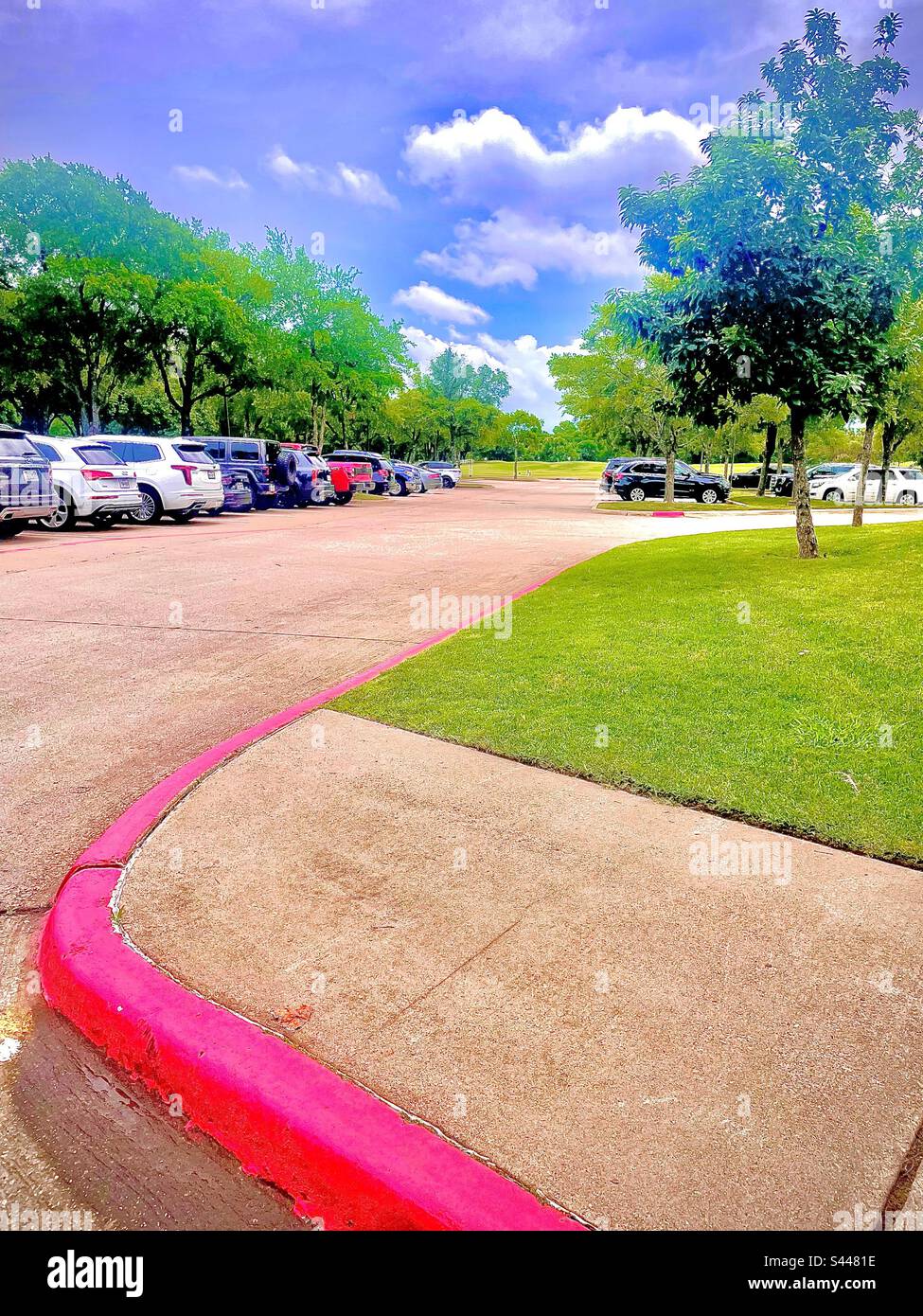 Golf course parking lot hi-res stock photography and images - Alamy