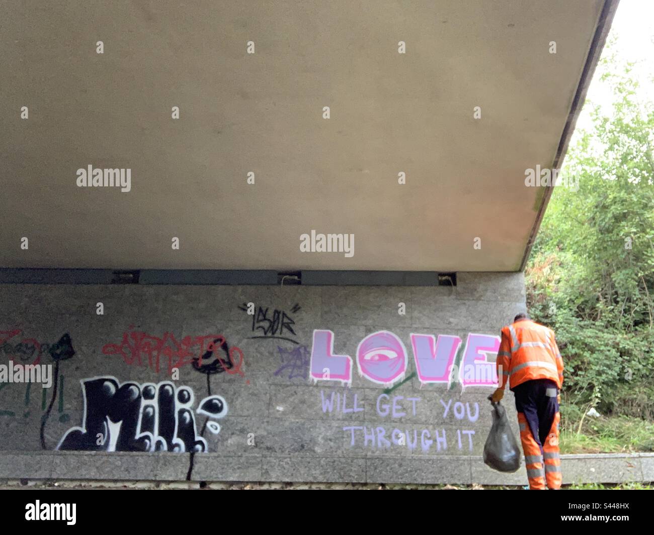 Graffiti cleaner hi-res stock photography and images - Alamy