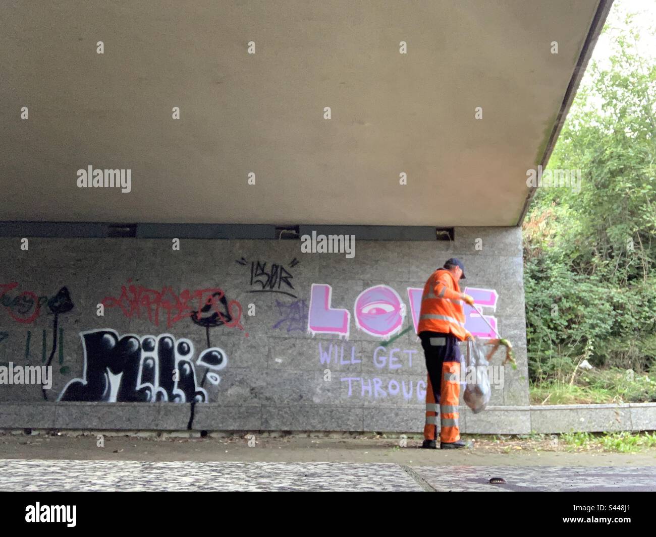 In street hi hi-res stock photography and images - Alamy