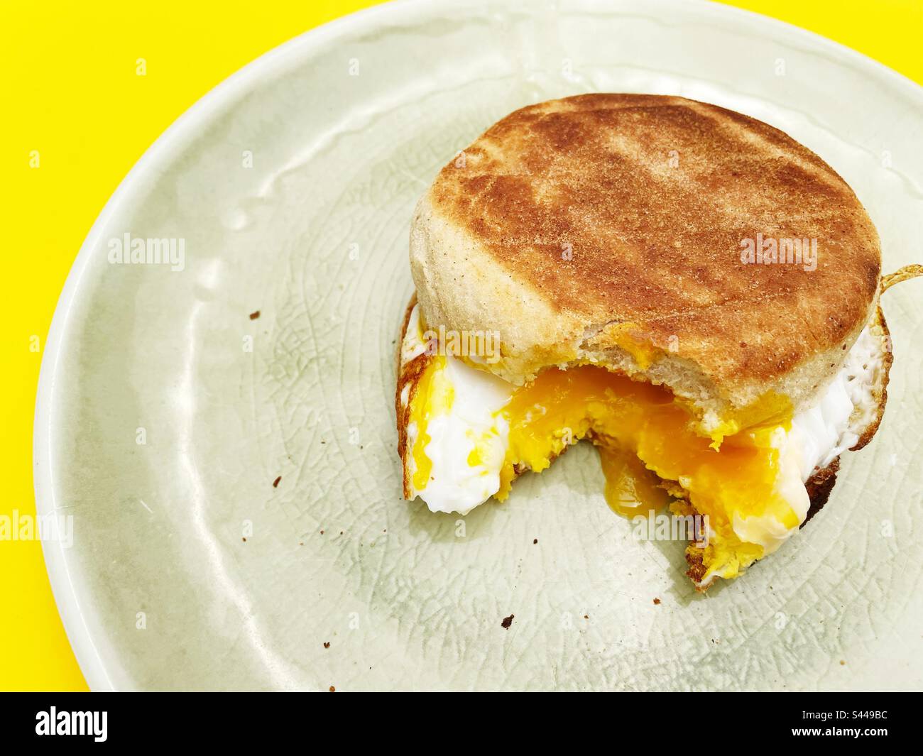 Fried egg muffin Stock Photo - Alamy