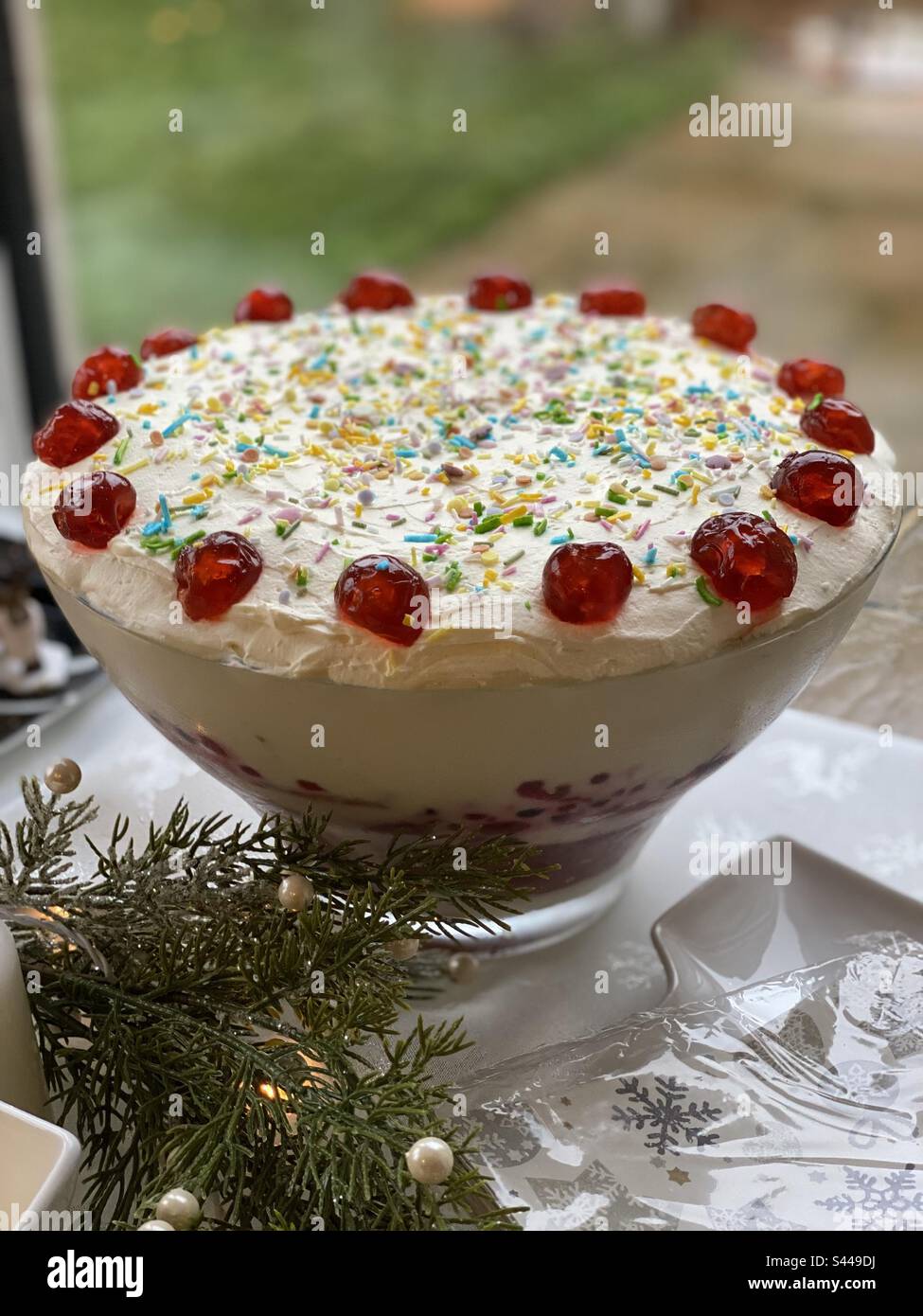 Retro trifle hi-res stock photography and images - Alamy
