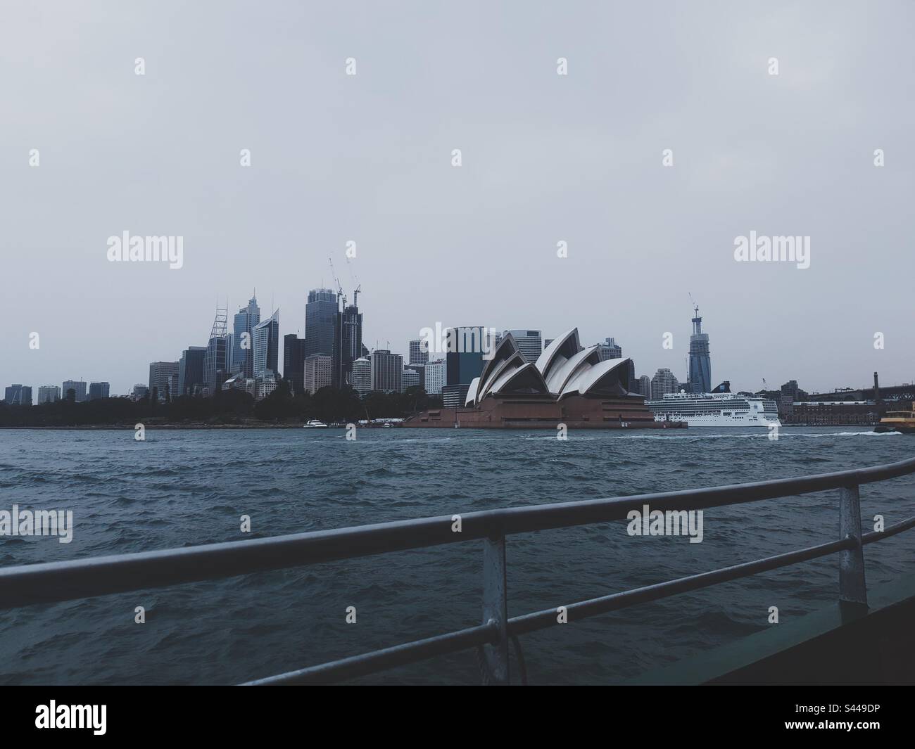 Cold day in sydney hi-res stock photography and images - Alamy
