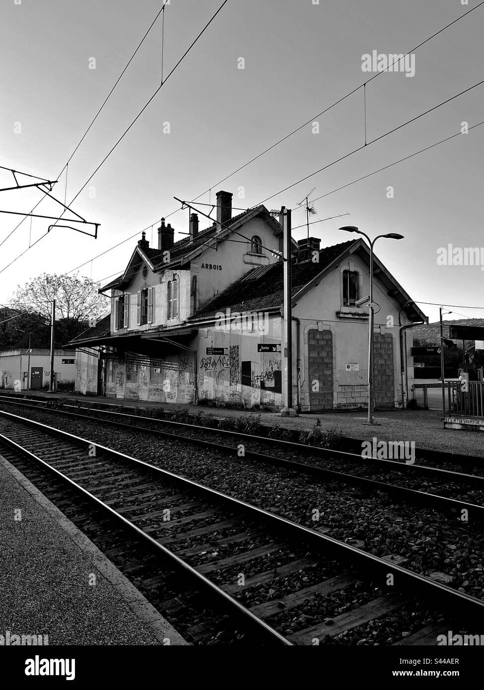 Station architecture Black and White Stock Photos & Images - Alamy