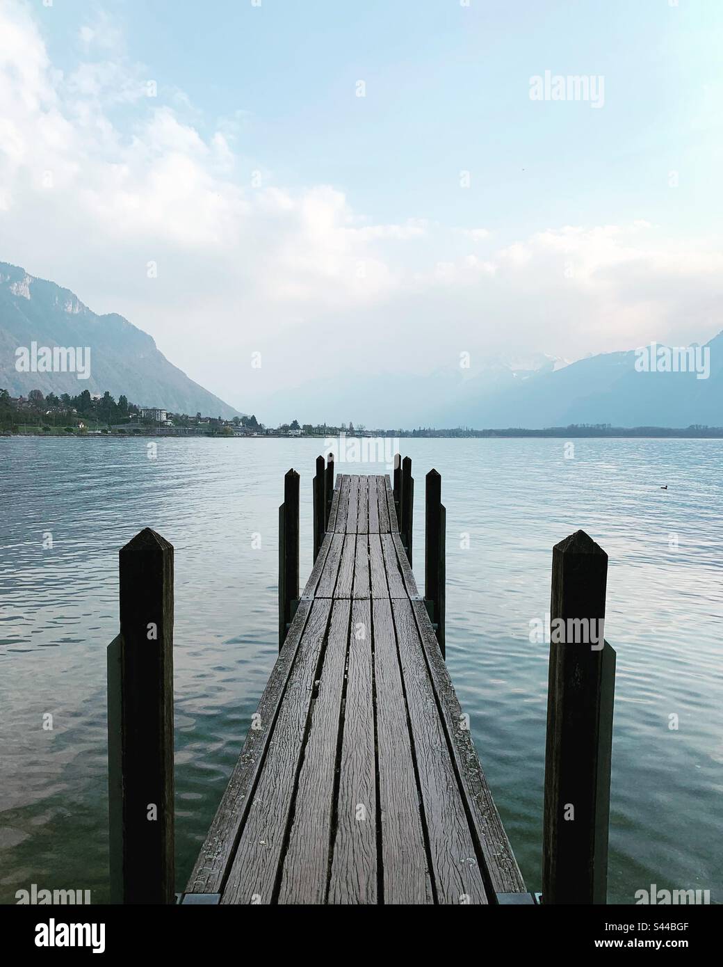 Bridge in lake hi-res stock photography and images - Alamy
