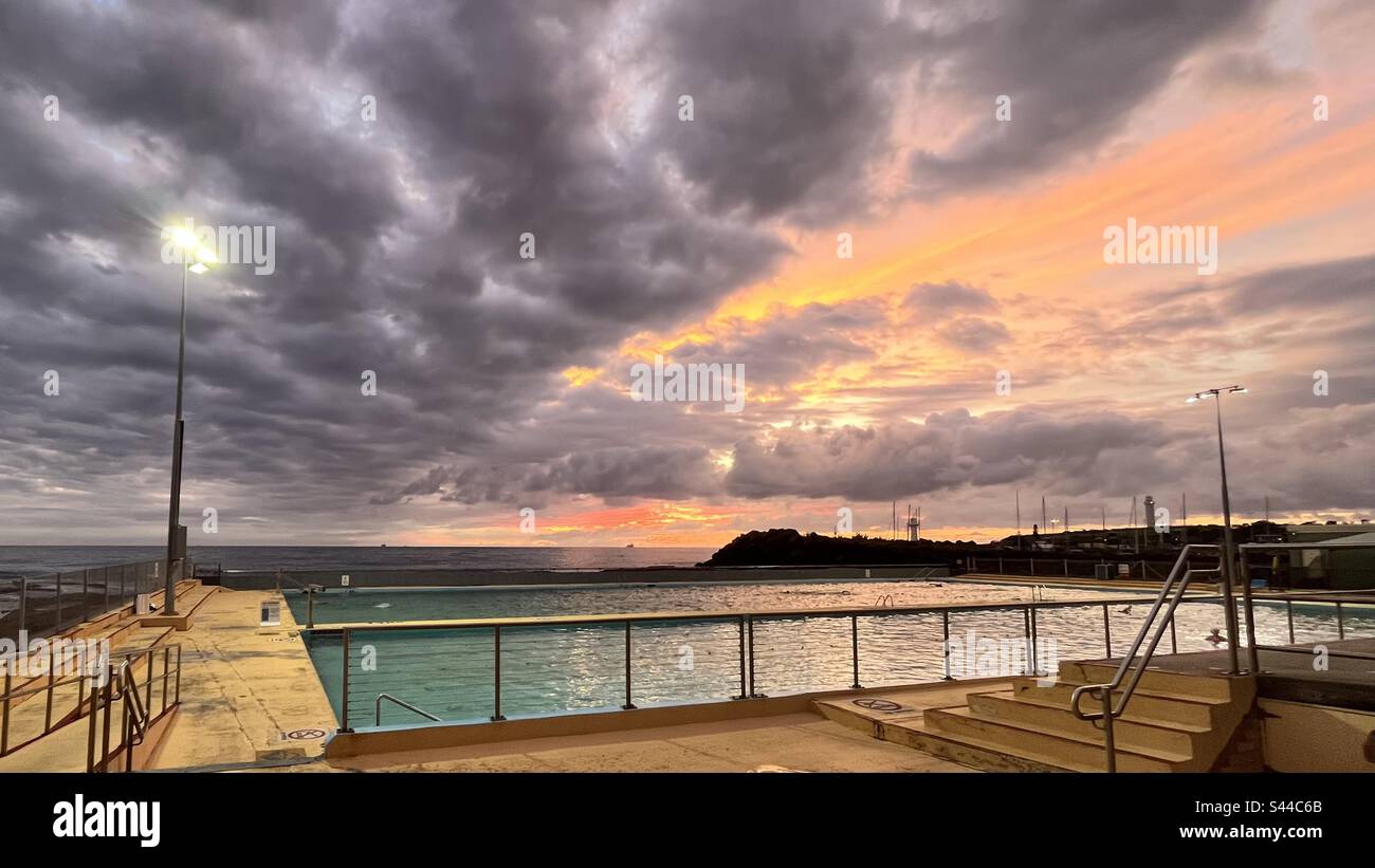 Wollongong continental pool hi-res stock photography and images - Alamy