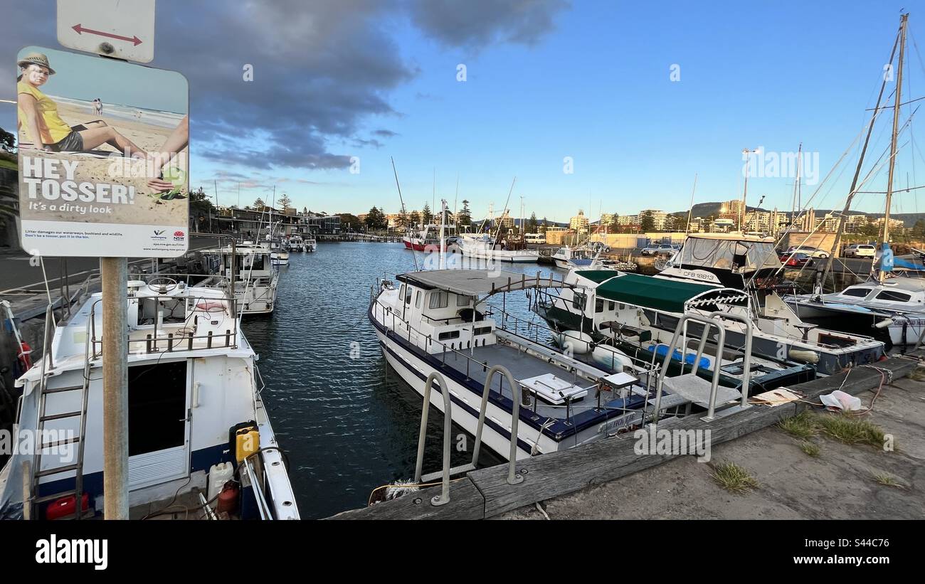 Don't drop litter hi-res stock photography and images - Alamy
