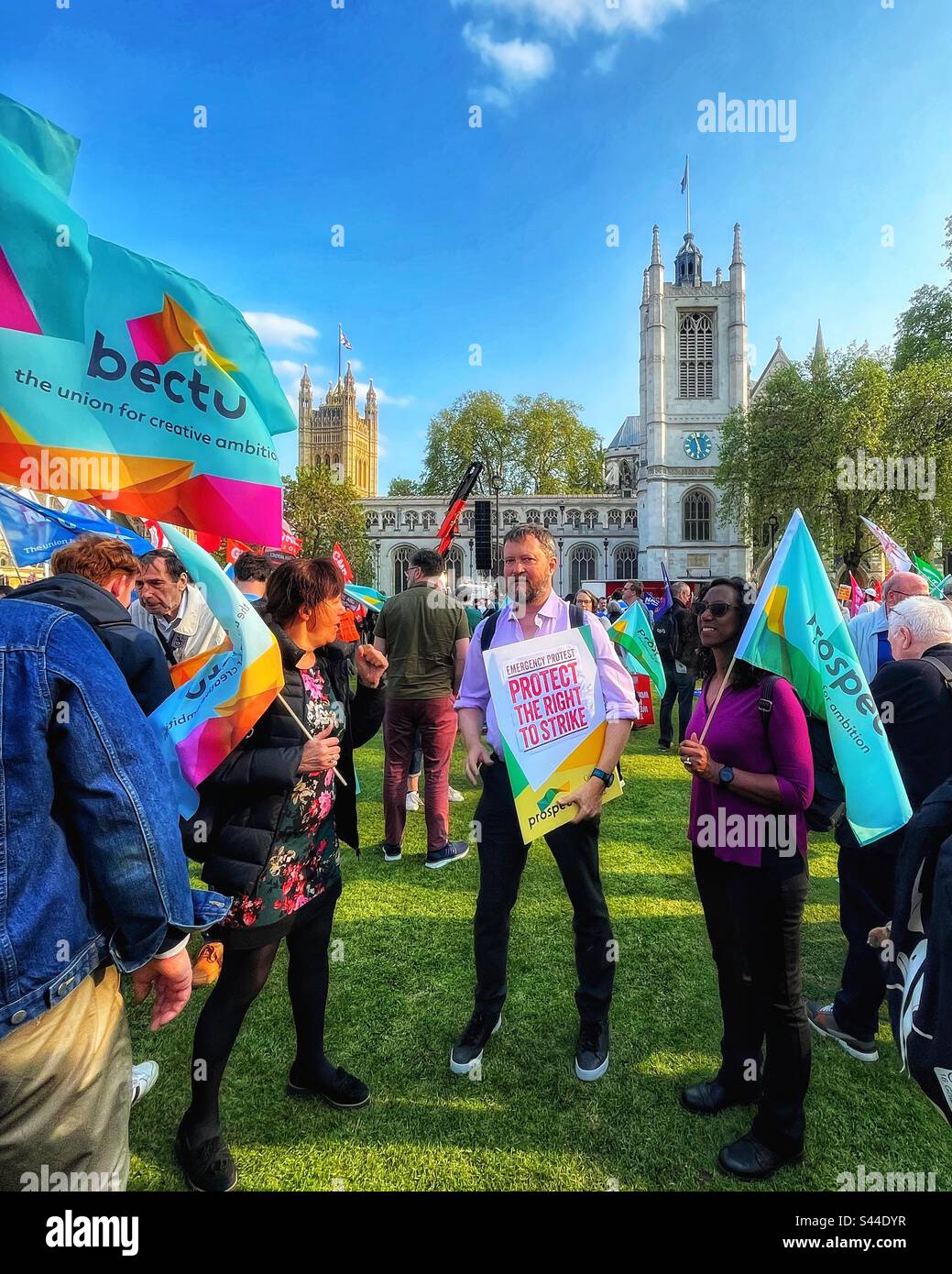Right to strike protest hi-res stock photography and images - Alamy