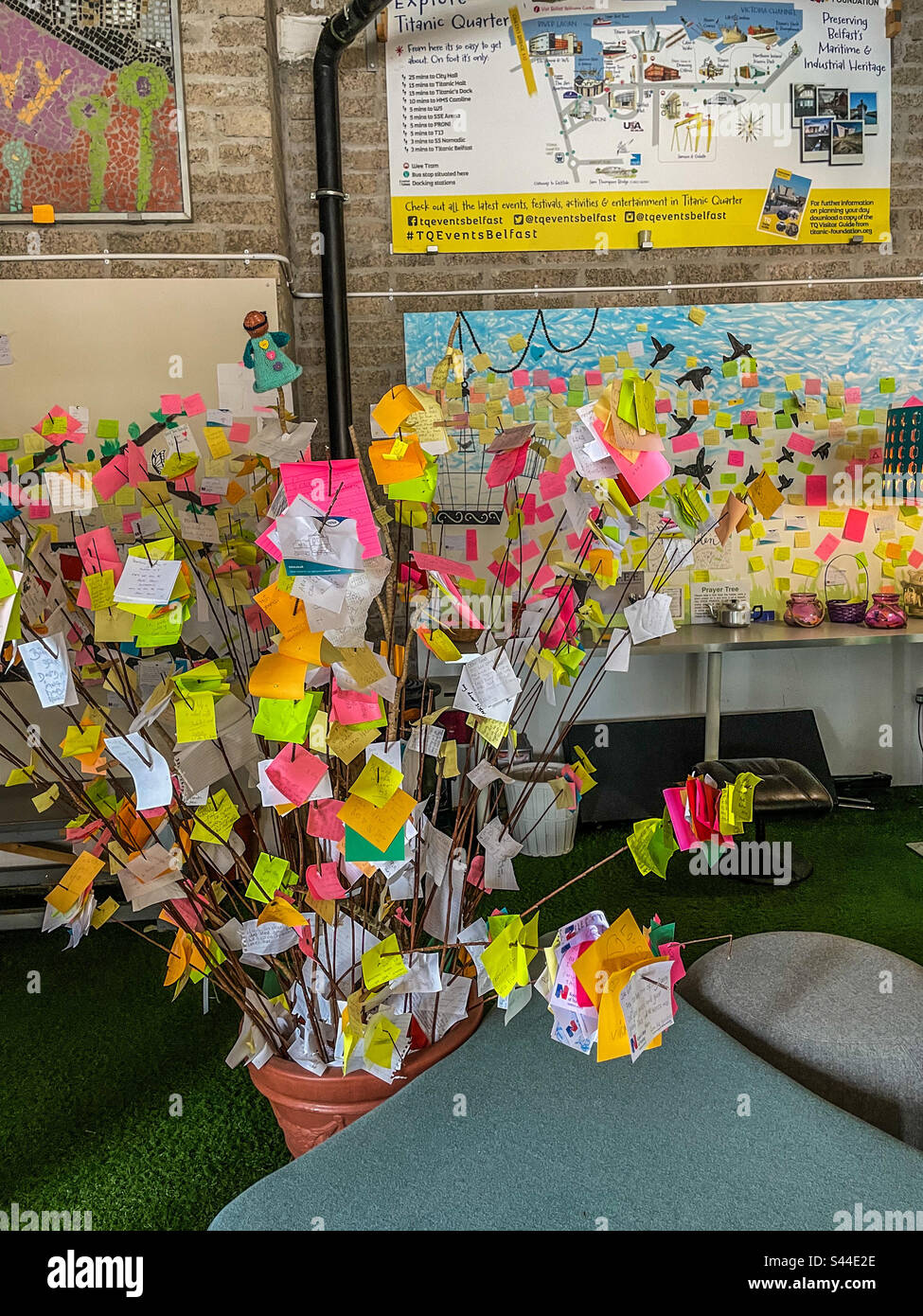 Messages of prayer and hope Stock Photo - Alamy