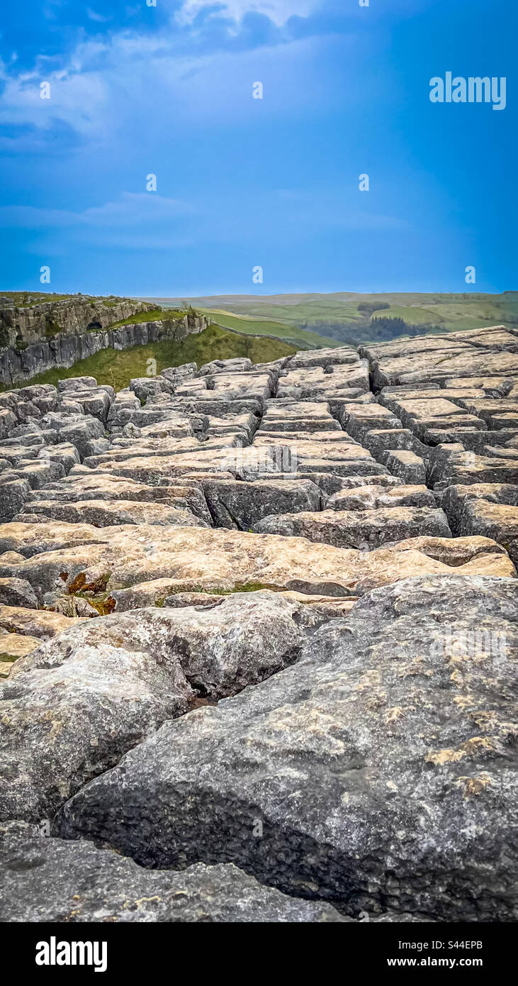 Malham cove harry potter hi-res stock photography and images - Alamy