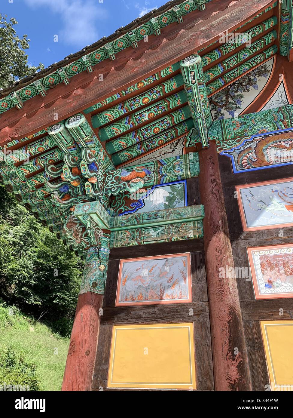 Korean temple hi-res stock photography and images - Alamy