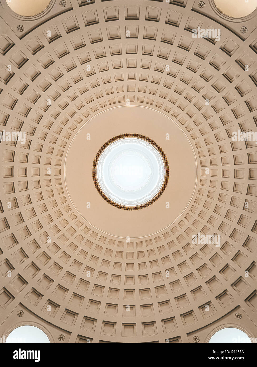 Ceiling architecture circle hi-res stock photography and images - Alamy