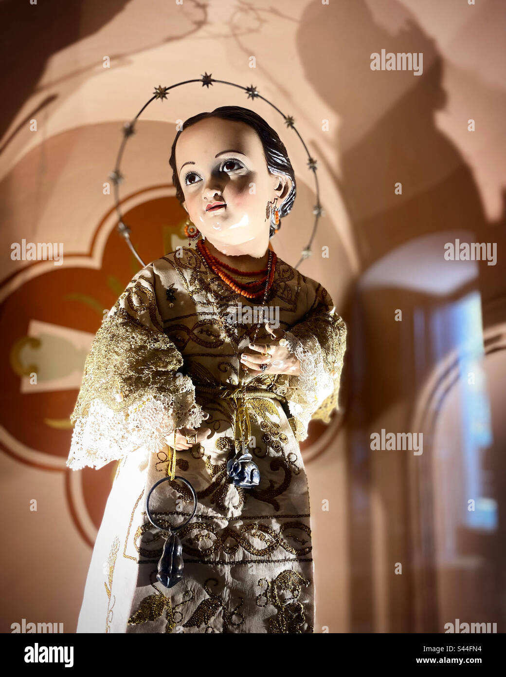 Joven virgen maría hi-res stock photography and images - Alamy