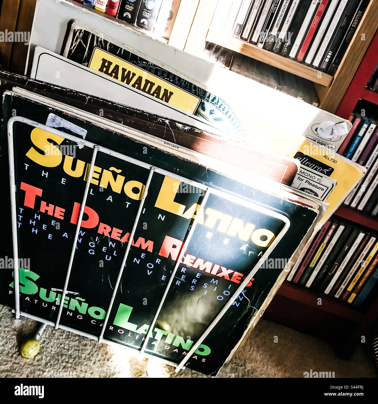 Collection of vinyl records hi-res stock photography and images - Alamy