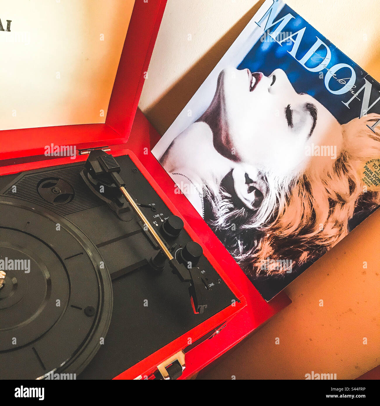 Portable record player hi-res stock photography and images - Alamy