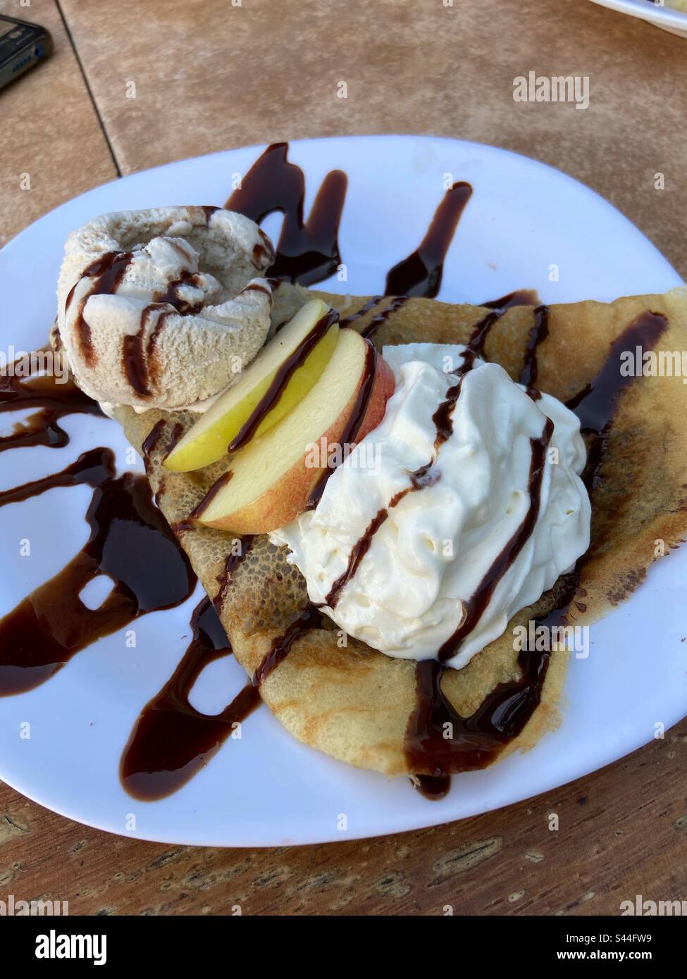 Postre helado hi-res stock photography and images - Alamy