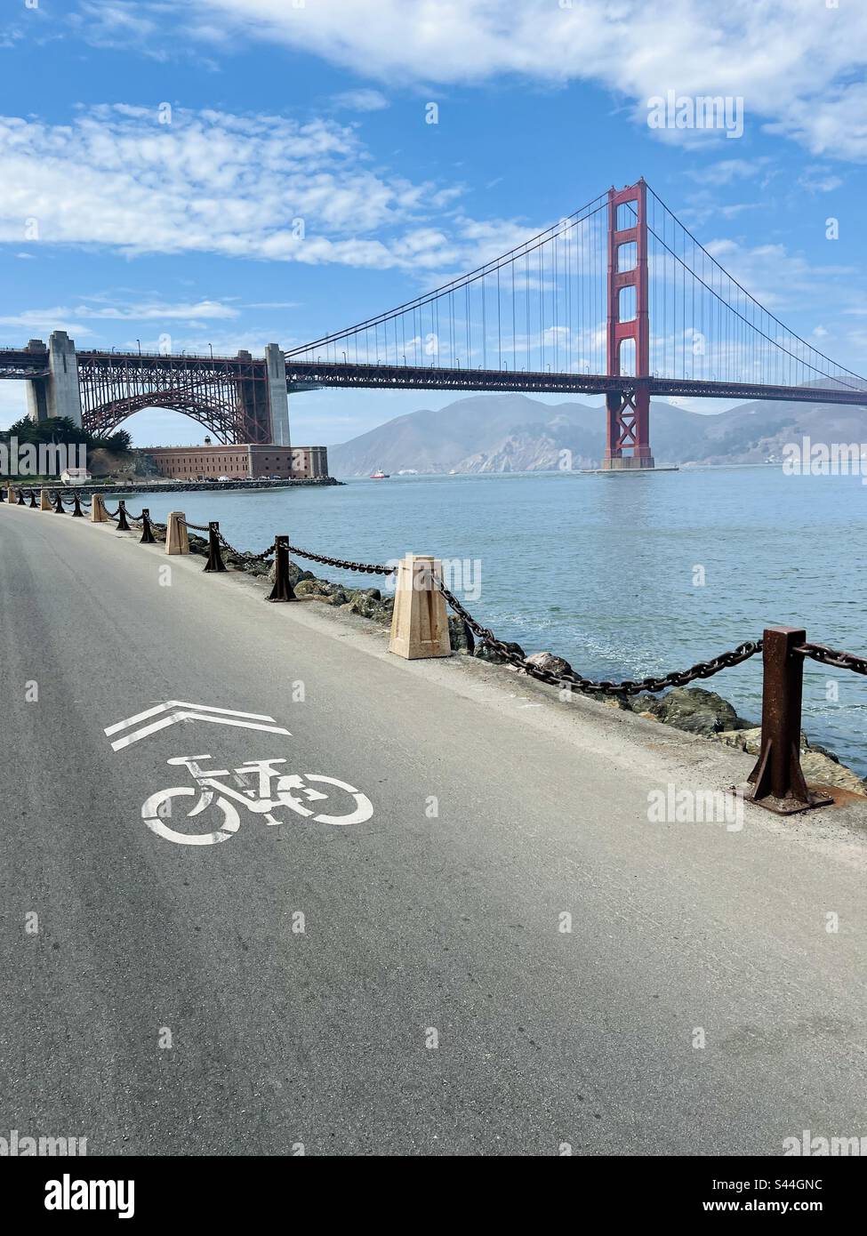Golden gate bridge bike hi-res stock photography and images - Alamy