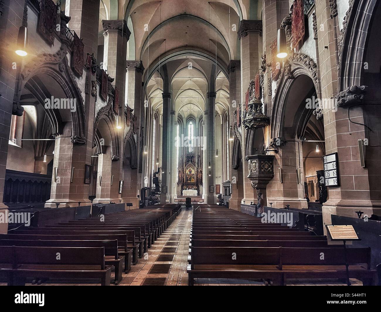 Brasov black church inside hi-res stock photography and images - Alamy