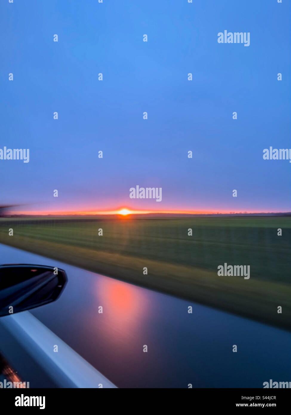 Sunrise car hi-res stock photography and images - Alamy