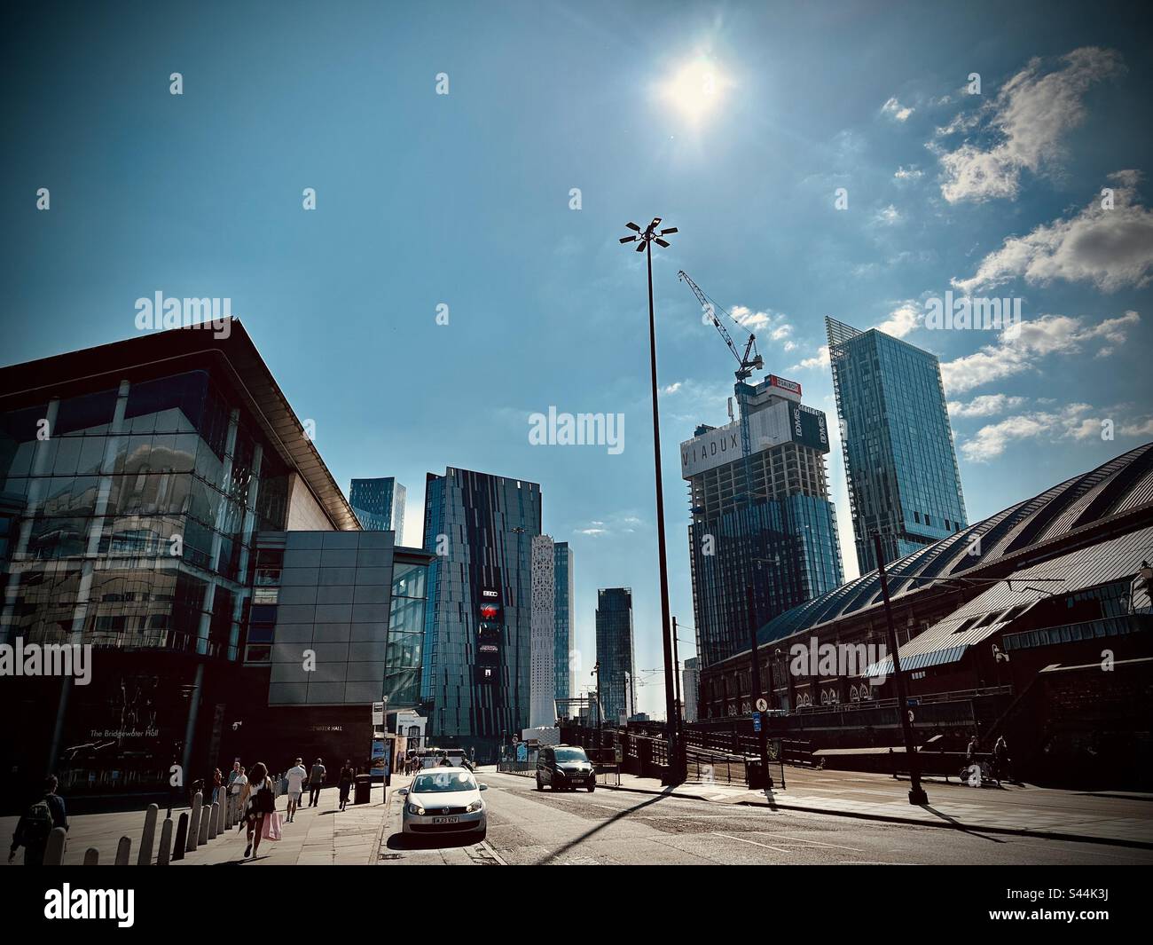 Modern city vibes hi-res stock photography and images - Alamy
