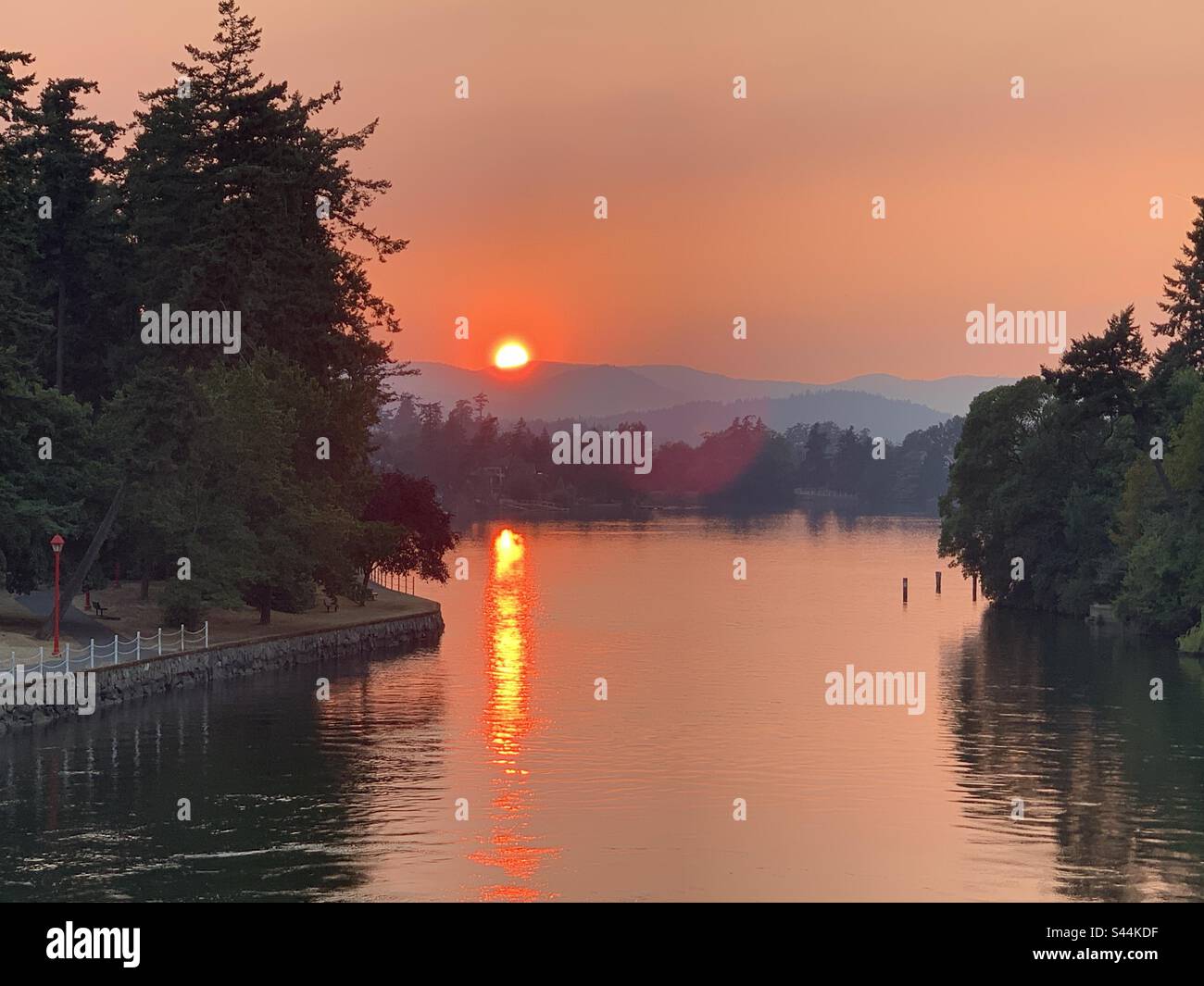 Fire sky hi-res stock photography and images - Alamy