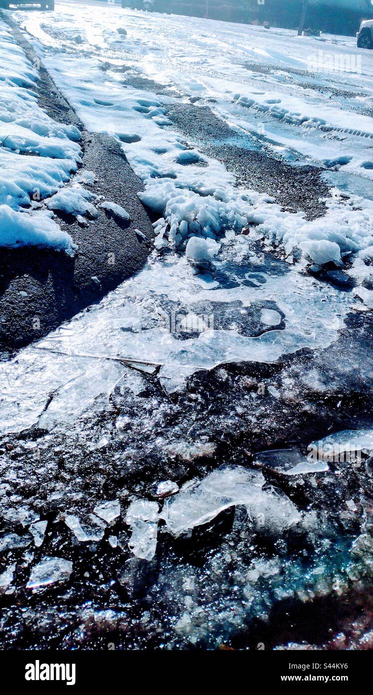 Very icy day hi-res stock photography and images - Alamy