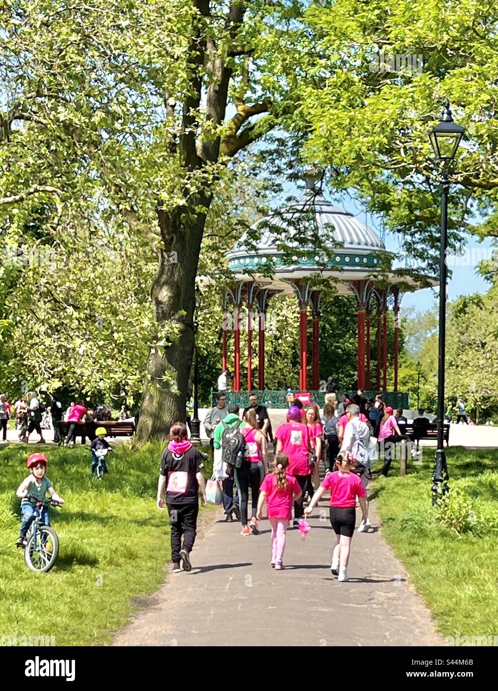 Charity run clapham park hi-res stock photography and images - Alamy