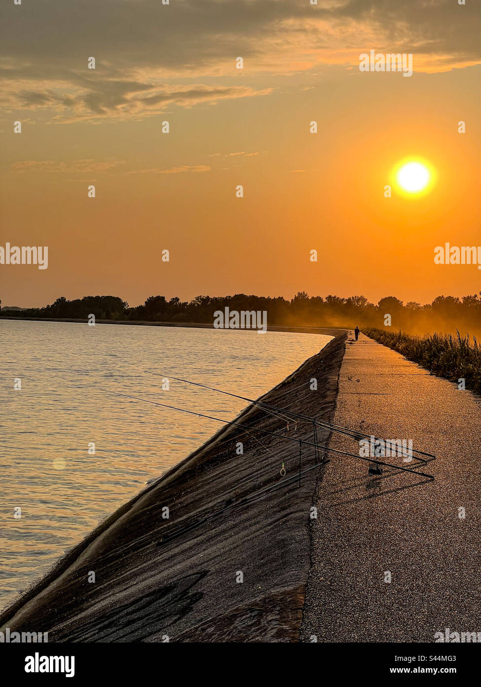 Beautiful weather hi-res stock photography and images - Alamy