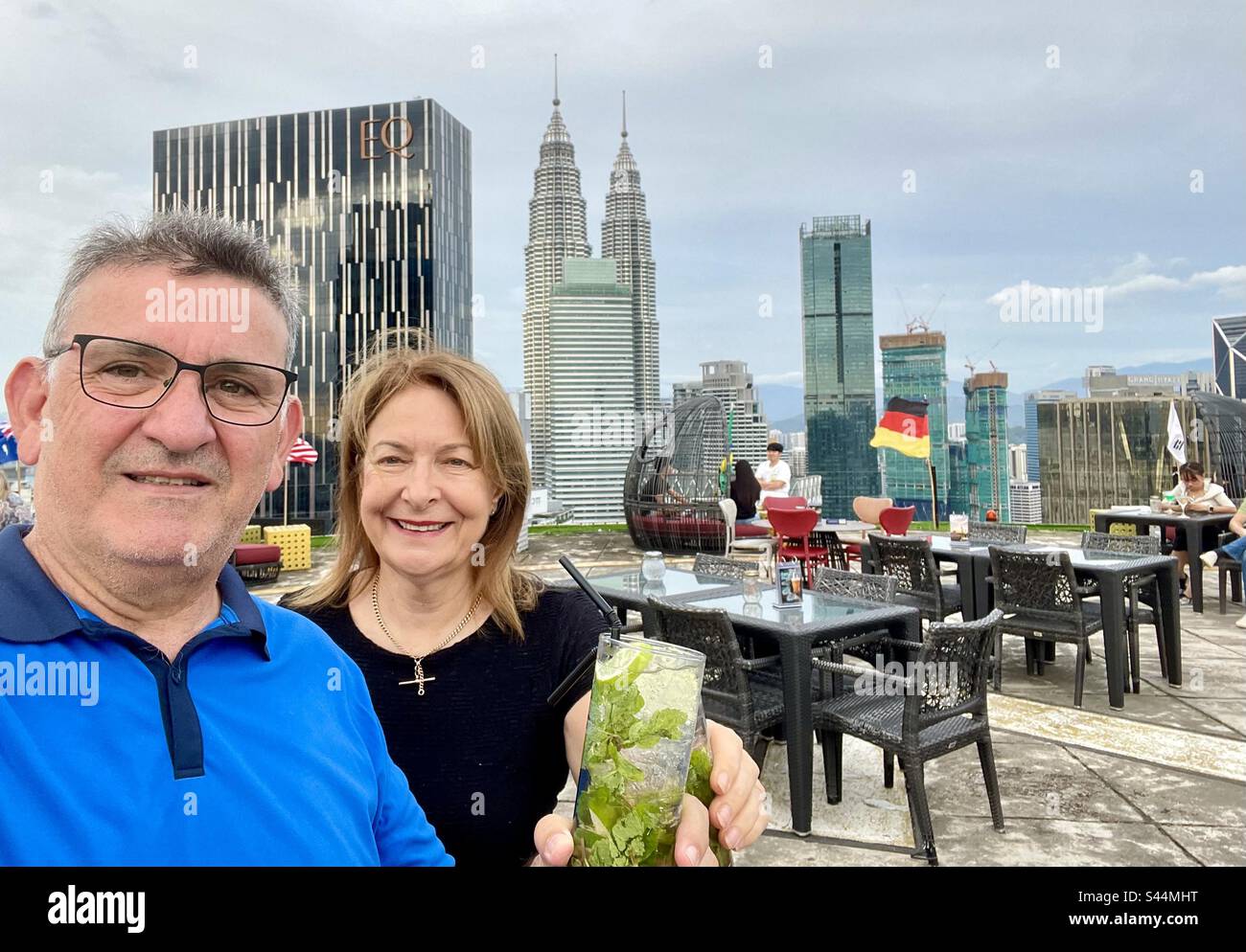 Helipad bar hi-res stock photography and images - Alamy