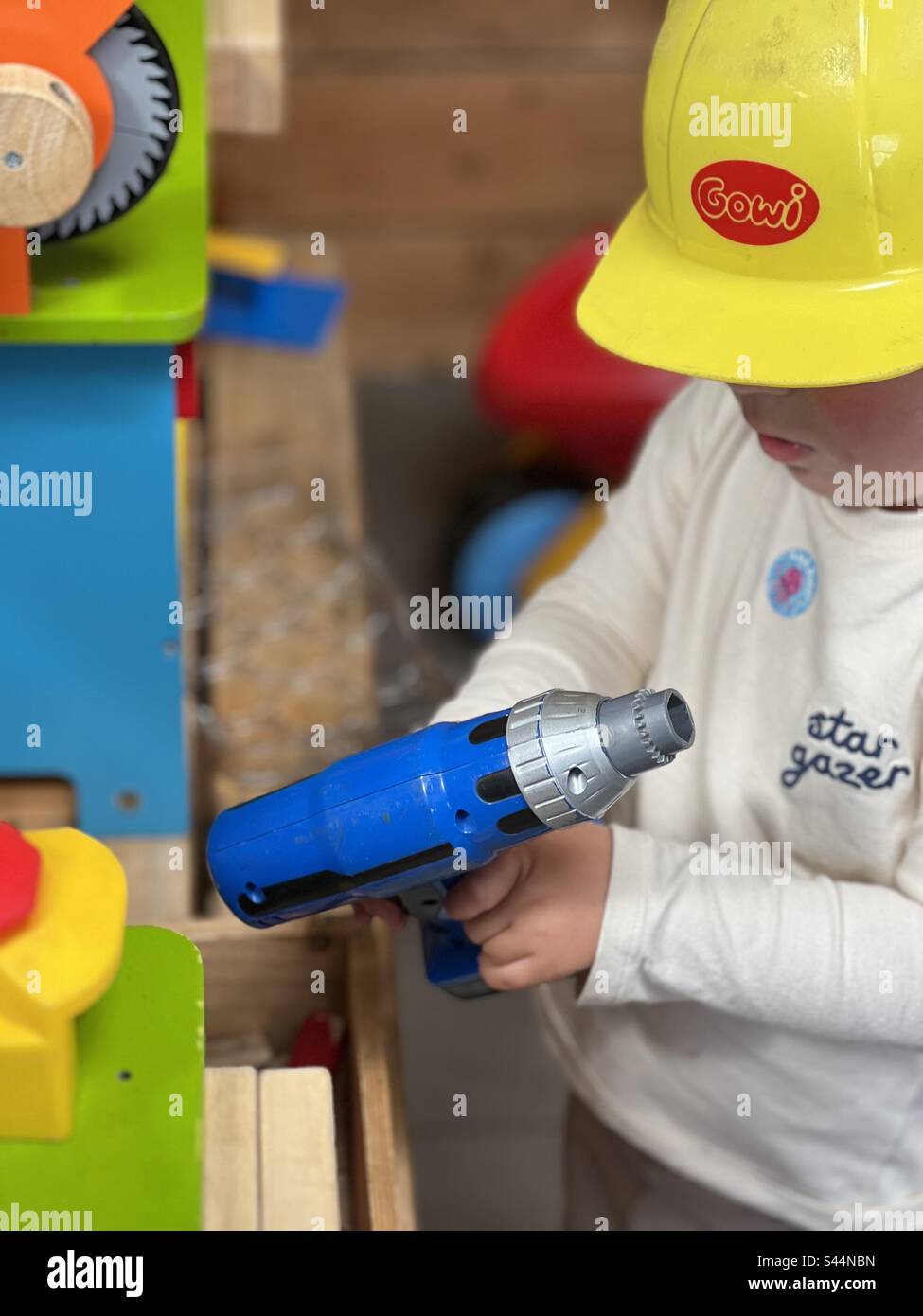 Boy fixing hi-res stock photography and images - Alamy